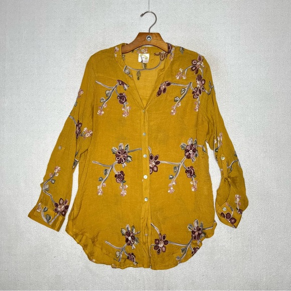 fig and flower | Tops | Fig Flower Anthropologie Gold Floral ...